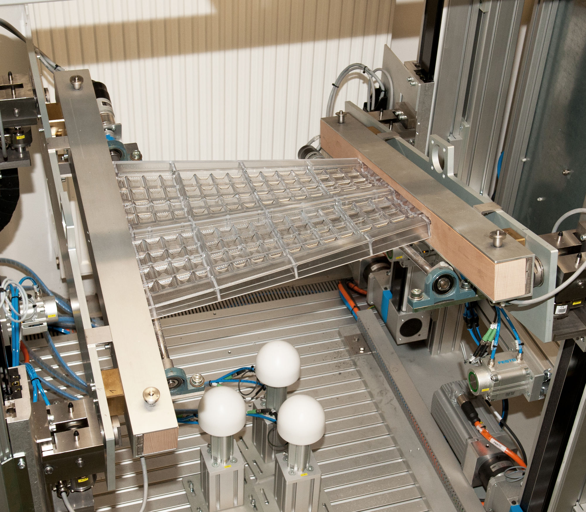 Brunner’s chocolate mould production - Brunner Schokoladenformen